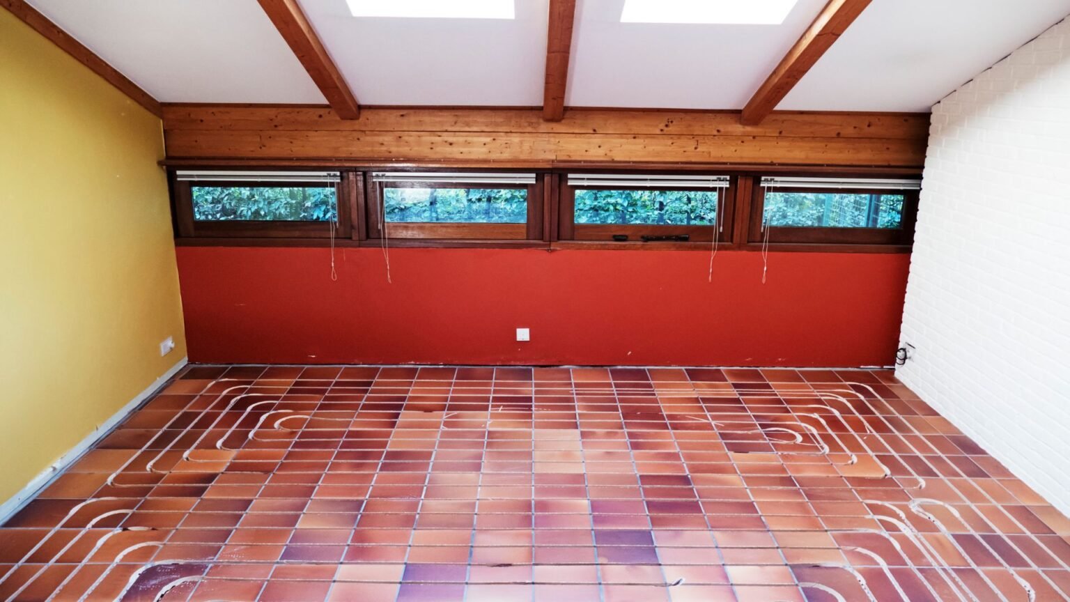 Best Tiles For Underfloor Heating In NZ: Top Options, Tips & What To Avoid